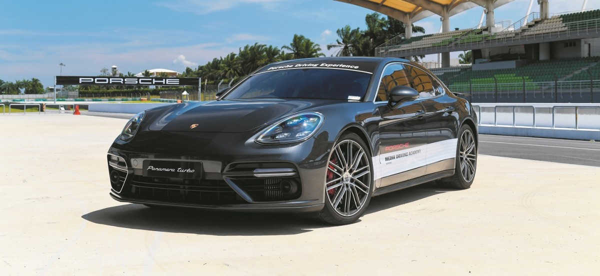 Review: Panamera Turbo and the Cayman GT4 Clubsport | Options, The Edge