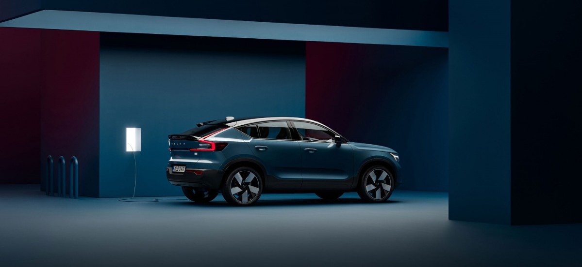 Volvo unveils pure electric C40 Recharge | Options, The Edge