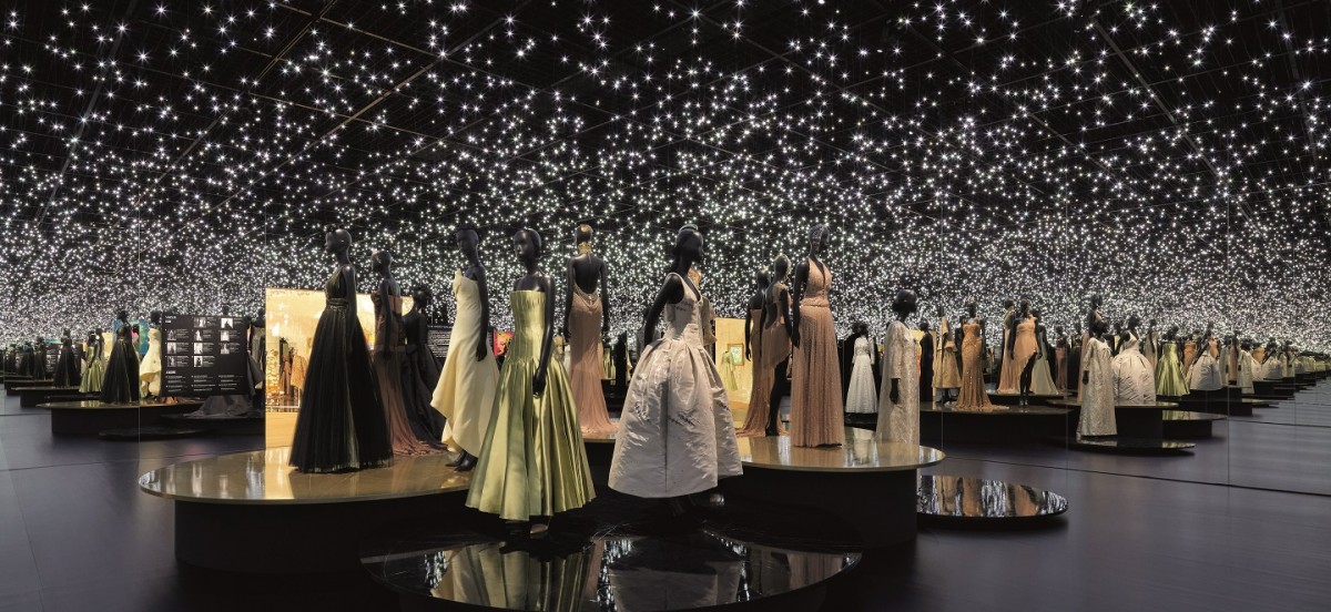 'Christian Dior: Designer of Dreams' exhibition opens in Tokyo ...